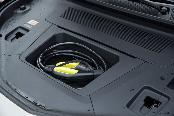 Test Zeekr X: ruime suv heeft vreemde portieren | Auto | ed.nl