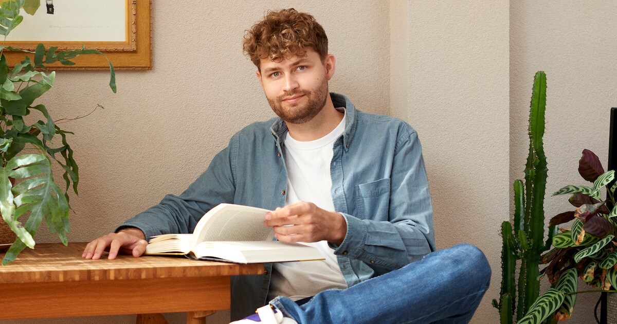 ‘Je moet opgehangen worden’: bedreigers vertellen waarom ze schrijver ...