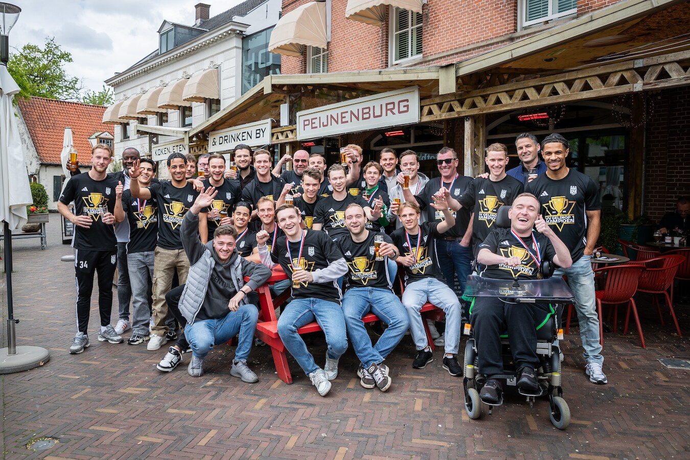 Geldrop viert titel met... ontbijt: ‘Ode aan al die vrijwilligers die ...