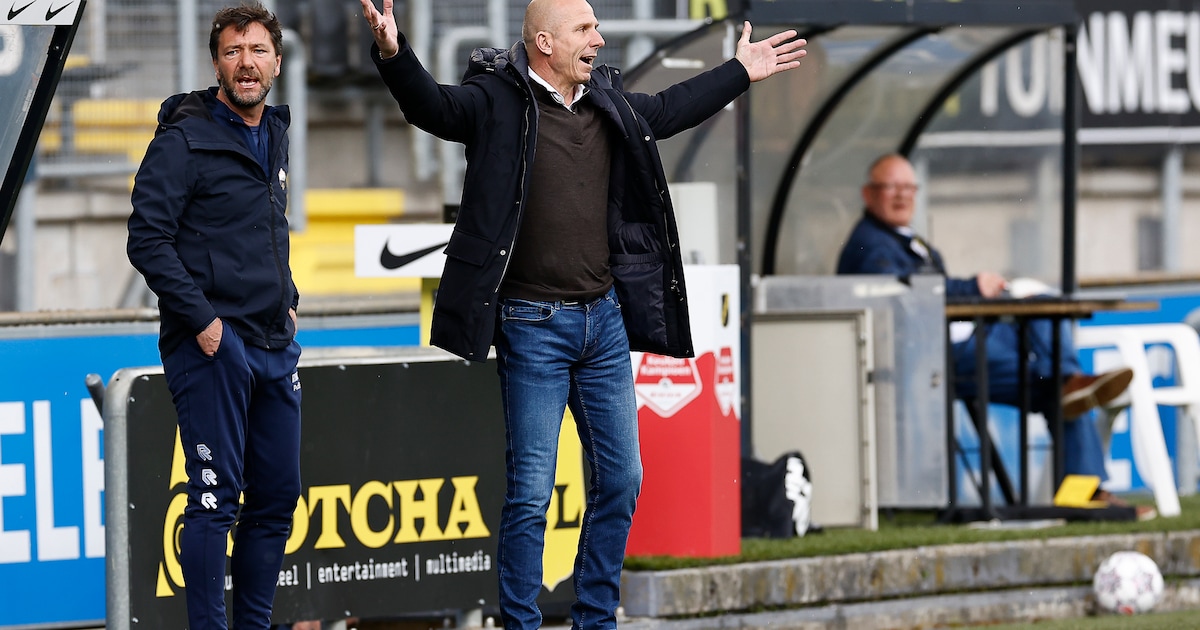 Willem II-trainer Robbemond: ‘Nu is die biergooier dus beloond ...
