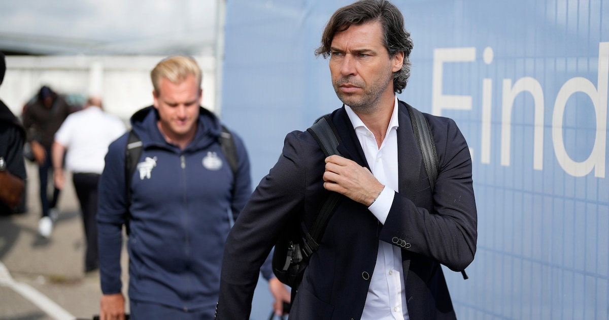 John de Jong na vertrek bij PSV voor het eerst in de schijnwerpers ...