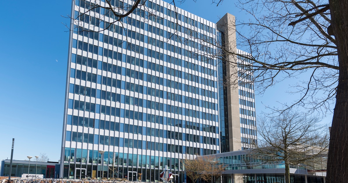 Op de vloer, in kasten en zelfs op bed, deze woontoren op campus TU/e ...