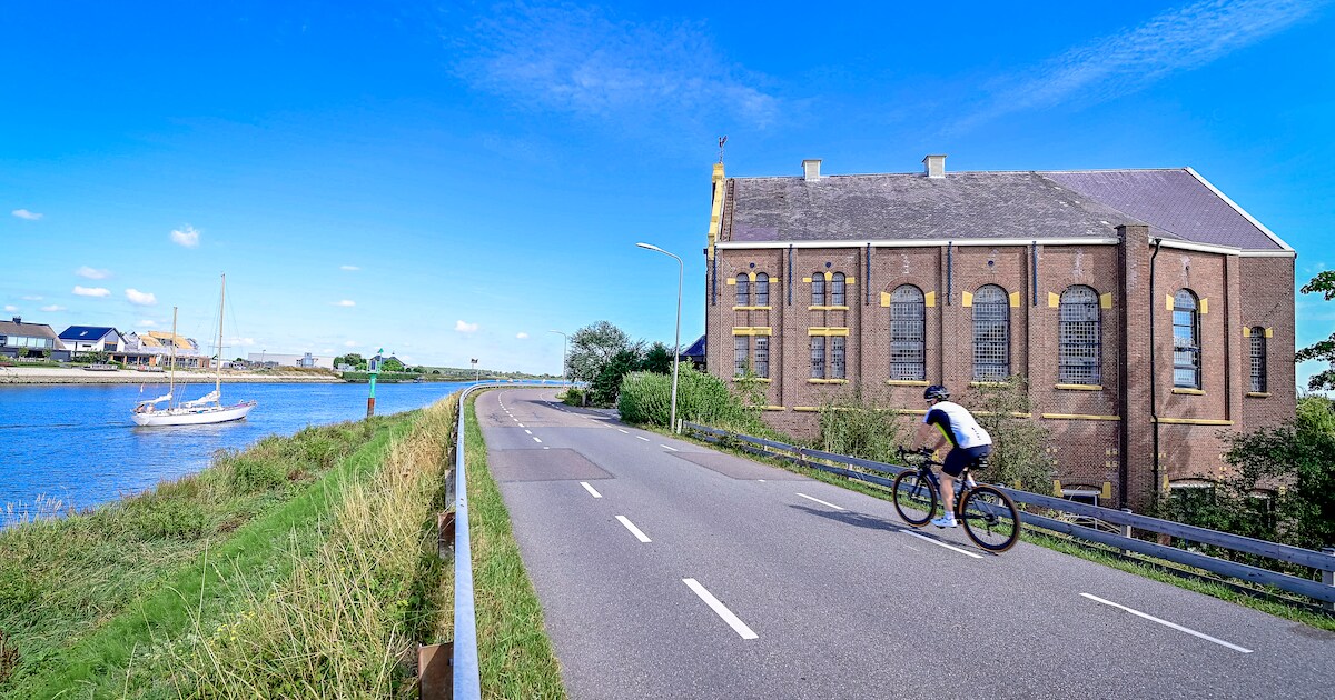 Deze kerk met ‘geheime’ deur staat nu te koop: ‘De verborgen ruimte ...