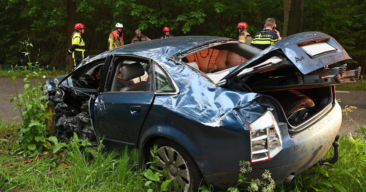 Bestuurder uit auto geslingerd in Breda: weg ligt na ongeluk vol ...