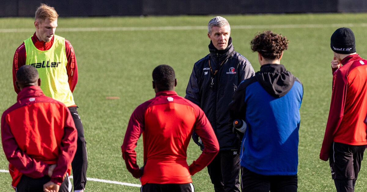De hectische eerste dagen van nieuwe Helmond Sport-trainer Sven Swinnen: ‘Ik was meteen al ...