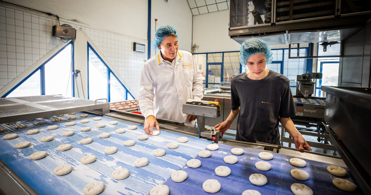 Dutch Bakery in Eindhoven zet dagelijks tonnen bloem om tot knisperende ...