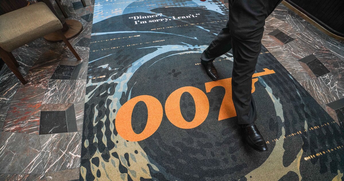 Joe Caroff (103), maker van iconisch 007-logo, overleden: kreeg 300 euro voor ontwerp | Show | ED.nl