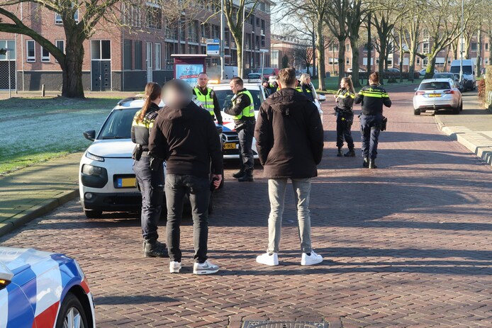 Aanhouding in Breda escaleert: man wordt agressief en slaat tegen ...