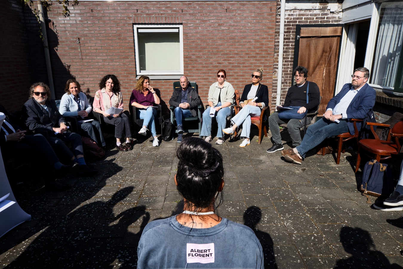 Binnenkijken bij de ‘Wallen van Eindhoven’: zorgen op Baekelandplein ...