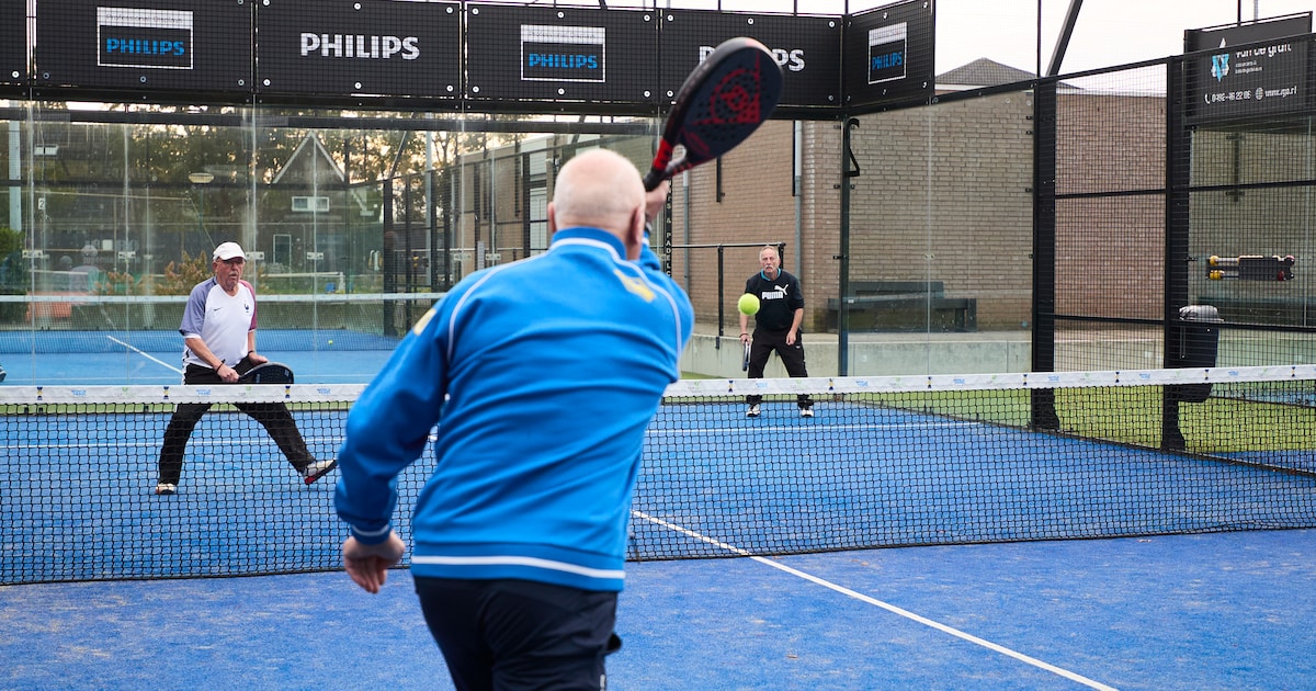 Oudere spelers lijken te weifelen over padel: 'Of je nou 30 bent of 75 ...