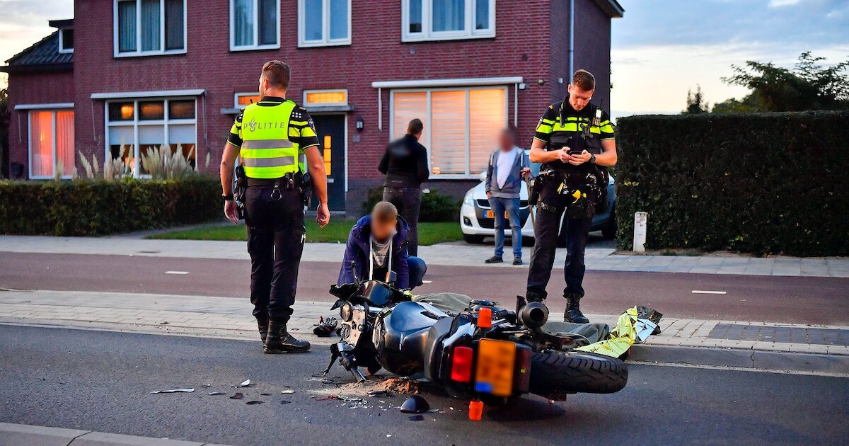 Motorrijder raakt gewond bij botsing met auto tijdens laatste rit van het jaar | Valkenswaard ...