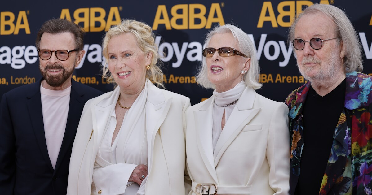 Anna-Frid van Abba duikt op tijdens ABBA Voyage show in Londen | Nieuws ...