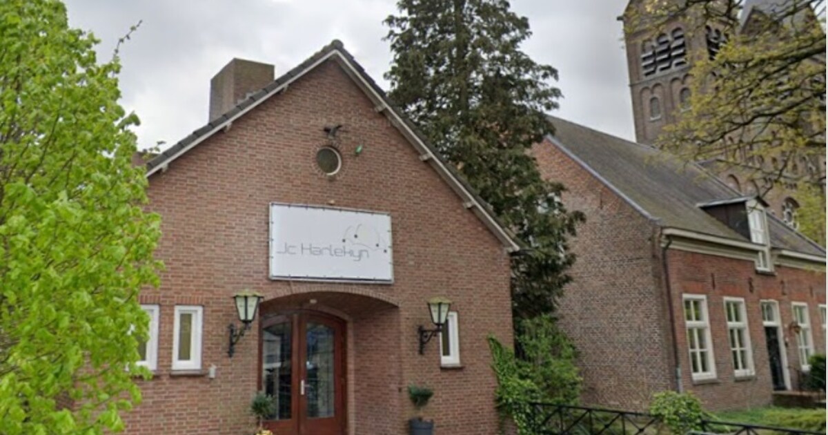 Bewoners Kempenhaeghe vieren carnaval in jongerencentrum Harlekyn ...