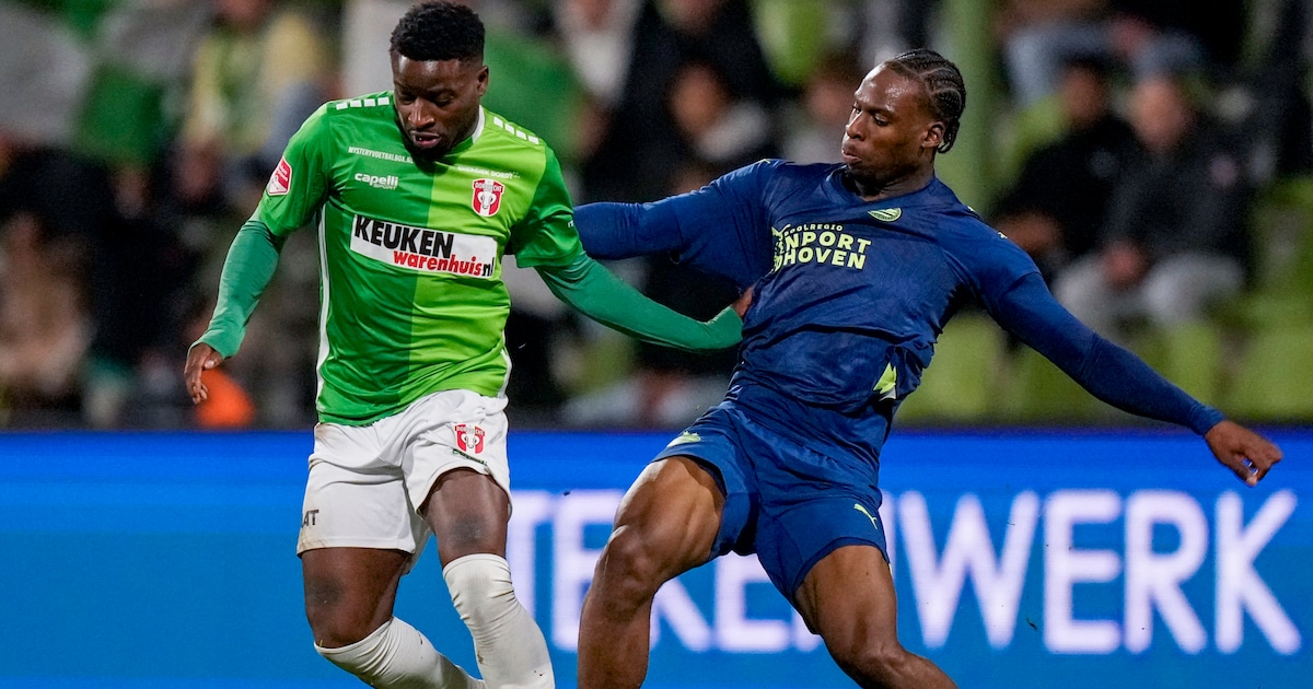 Talent Emmanuel van de Blaak (18) vindt de weg omhoog met Jong PSV ...
