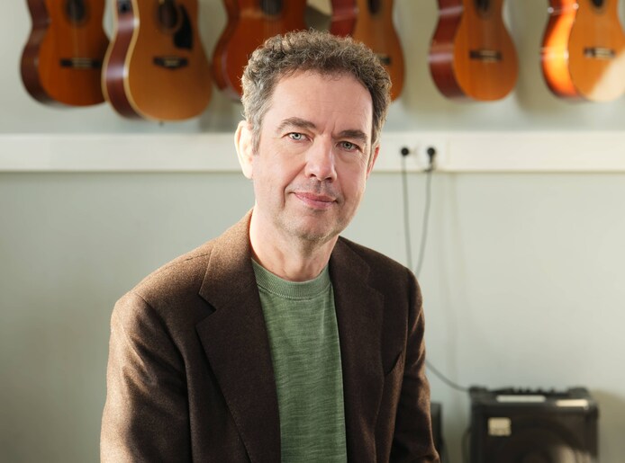 Muziekdocent wordt Boekenweekauteur: ‘Ik heb volgehouden en dit is de beloning’ | Mezza | ed.nl