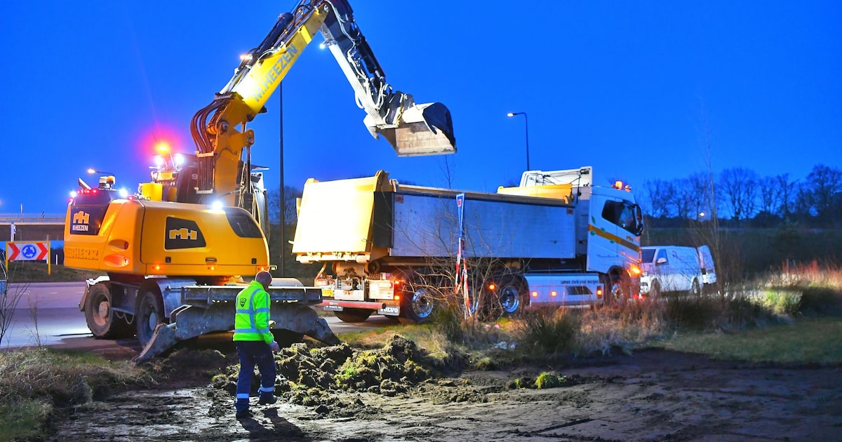 Graafmachine ingezet bij onderzoek naar drugsdumping in Valkenswaard ...