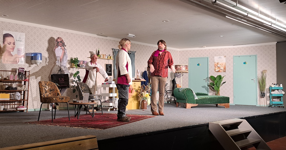 Opkamerkomedianten weten wel raad met bijzondere klanten in beautysalon ...