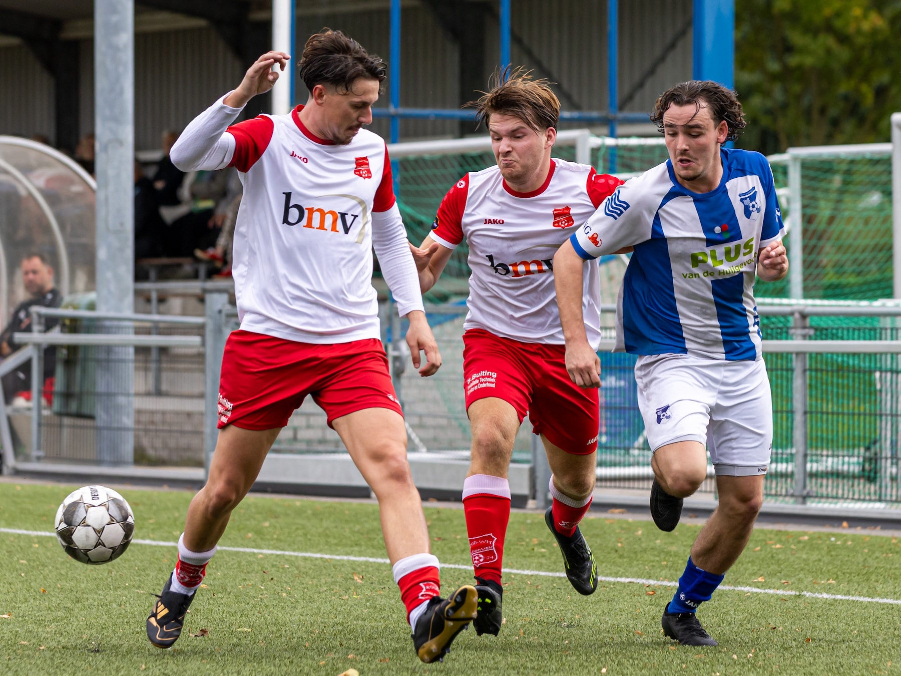 Wat heeft jouw club gedaan? Bekijk hier alle uitslagen en standen in ...