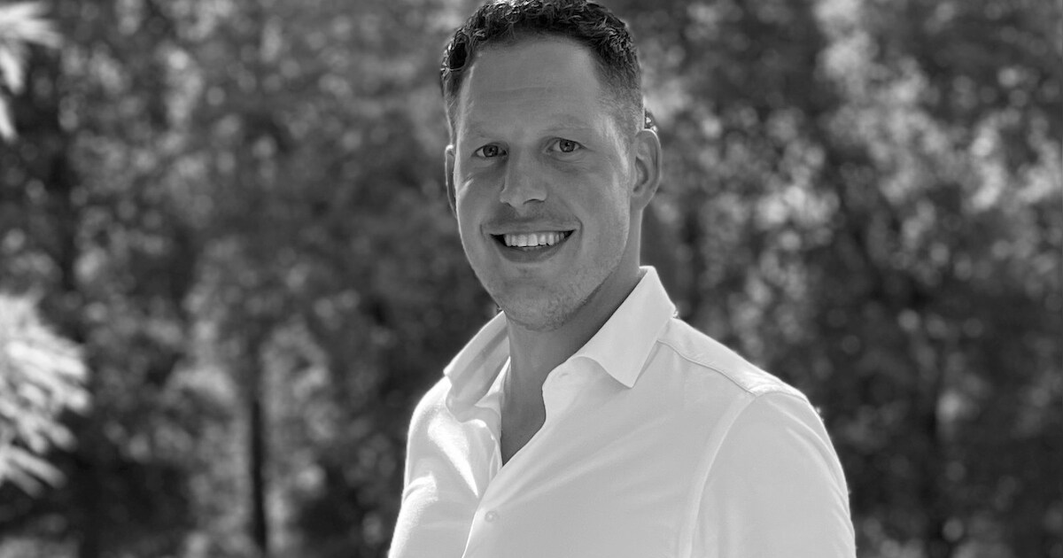 Ook na zijn overlijden brengt hij mensen samen: Coen (36), de ooit zo ...