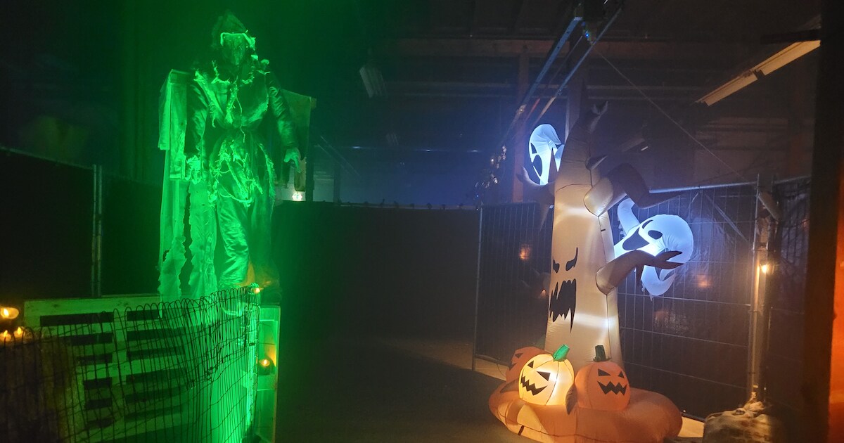 Zombie Joris (13) laat mensen gillen in vervallen loods in Geldrop ...