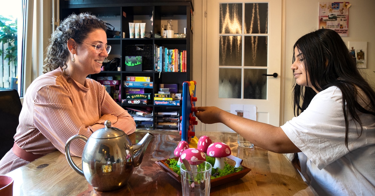 Na zware tijd als moeder wordt Jessica buddyouder van Hayriye (11) uit ...