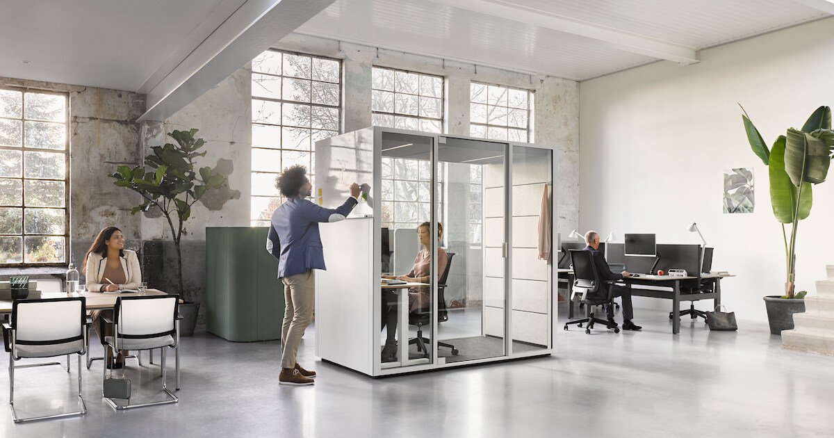 Stoelen voor thuis en stiltecabines op kantoor: Rooise kantoorinrichter ...