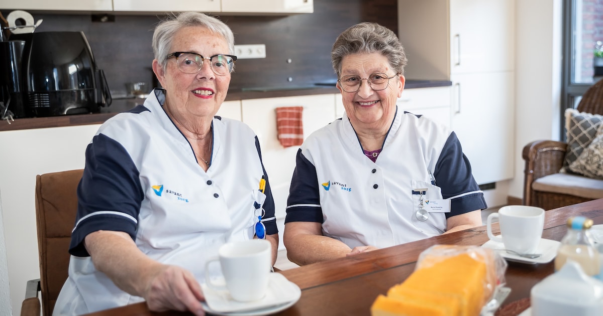 Maria (76) en Truus (73) werken gewoon door in de zorg: ‘Zo gelukkig ...