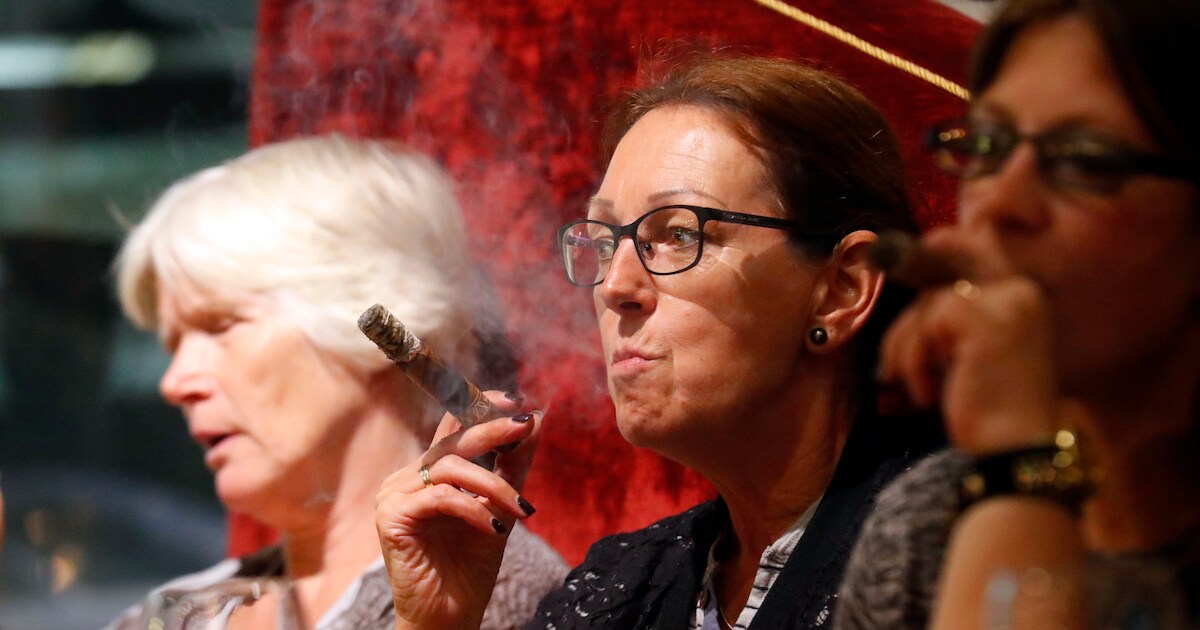 Cigar Loving Ladies: Een sigaar rook je als je tijd hebt | Eindhoven ...