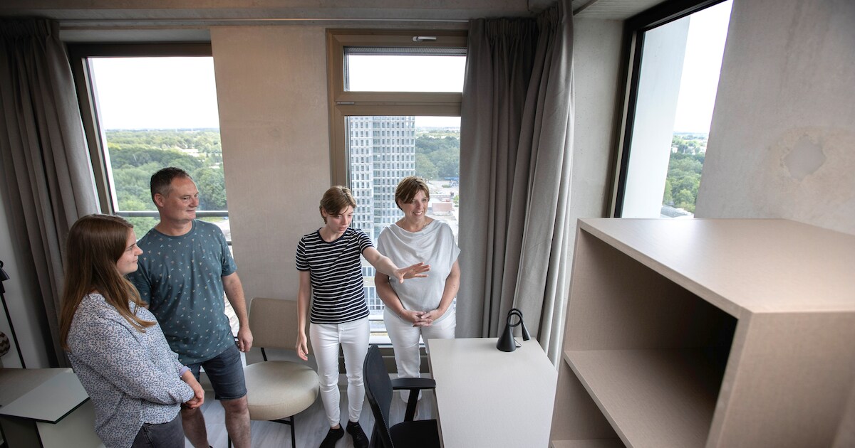 Nieuwe woontorens op TU-campus klaar: eerste gelukkigen krijgen sleutel ...