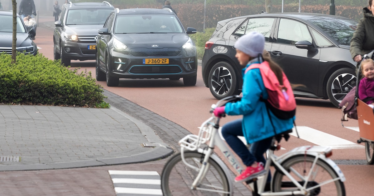 Ondanks zestig meldingen geen extra maatregelen rond basisschool Waalre ...