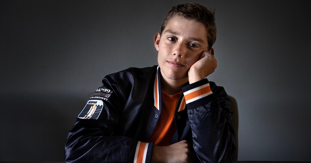 Ondanks oogziekte probeert Ties (12) niet bij pakken neer te zitten ...