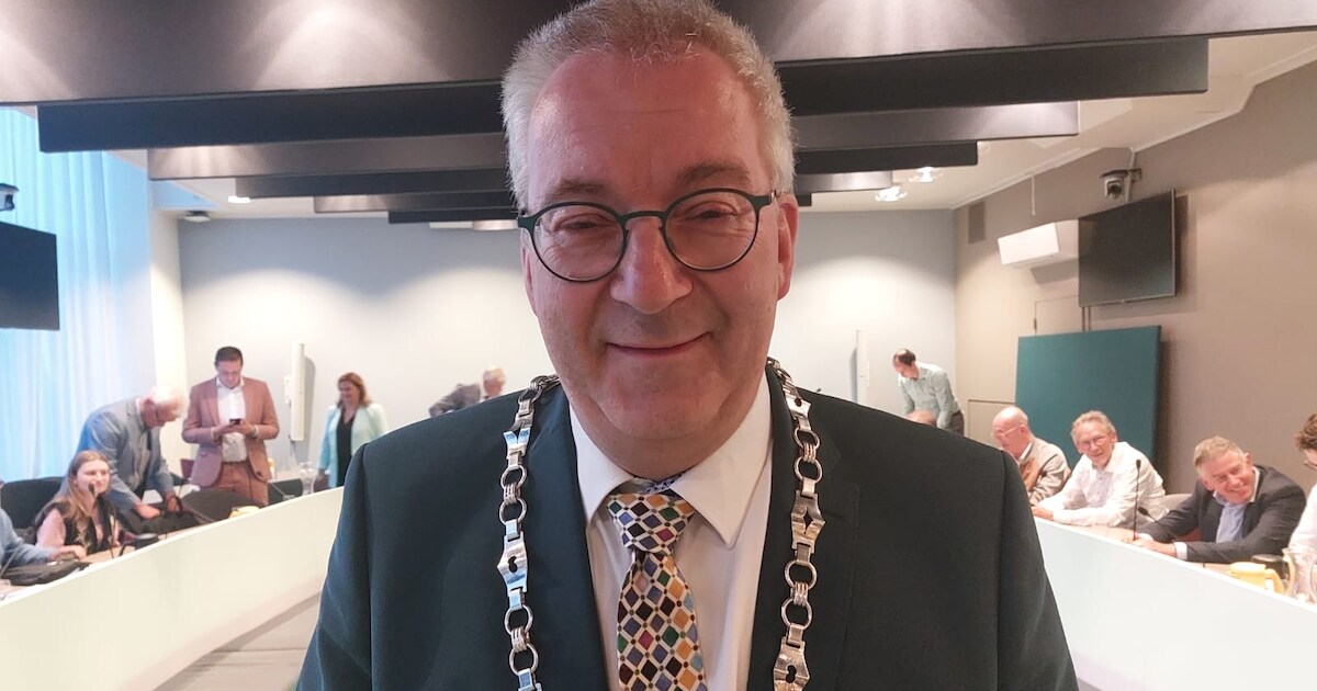 Hans Ubachs opnieuw voorgedragen voor burgemeester van Best | Best | ed.nl