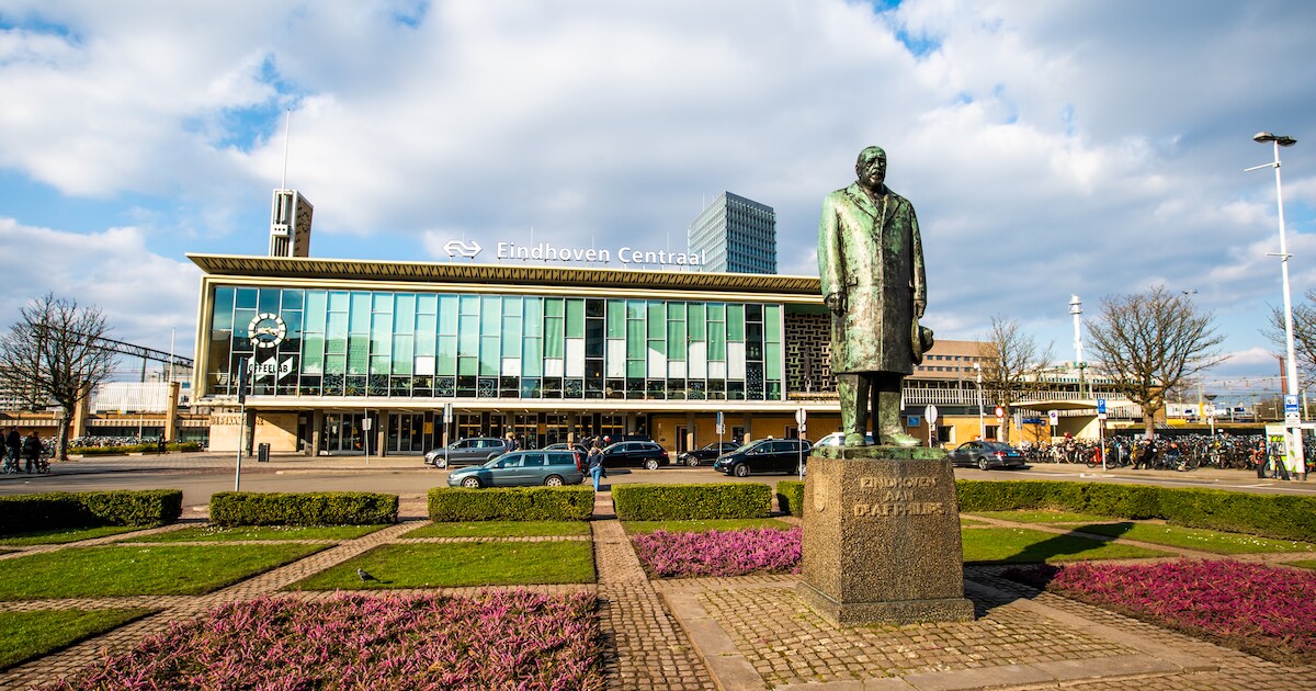Standbeeld Anton Philips naar een tijdelijke plek in Eindhoven als ...