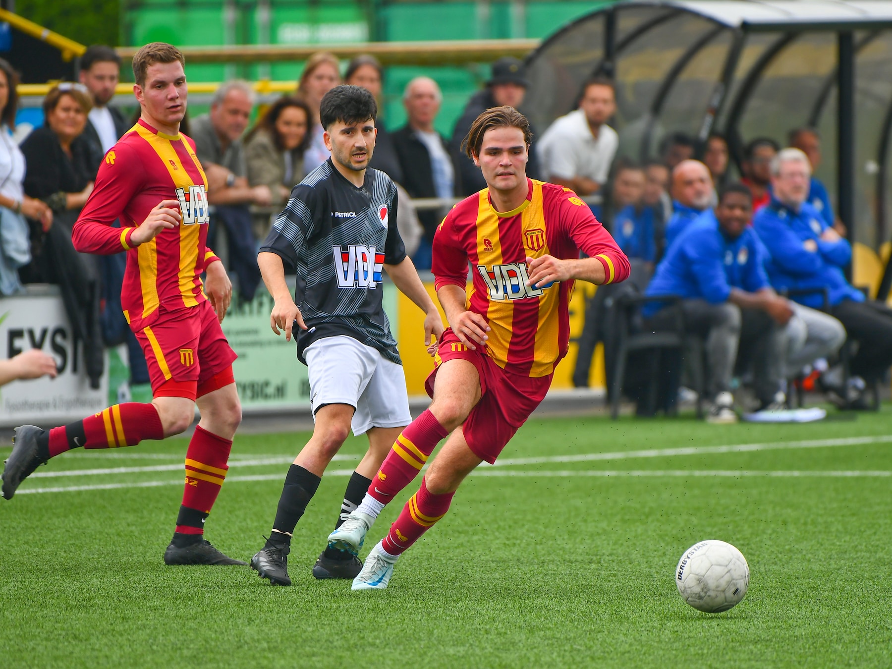De uitslagen, doelpuntenmakers en wedstrijdverslagen van het ...