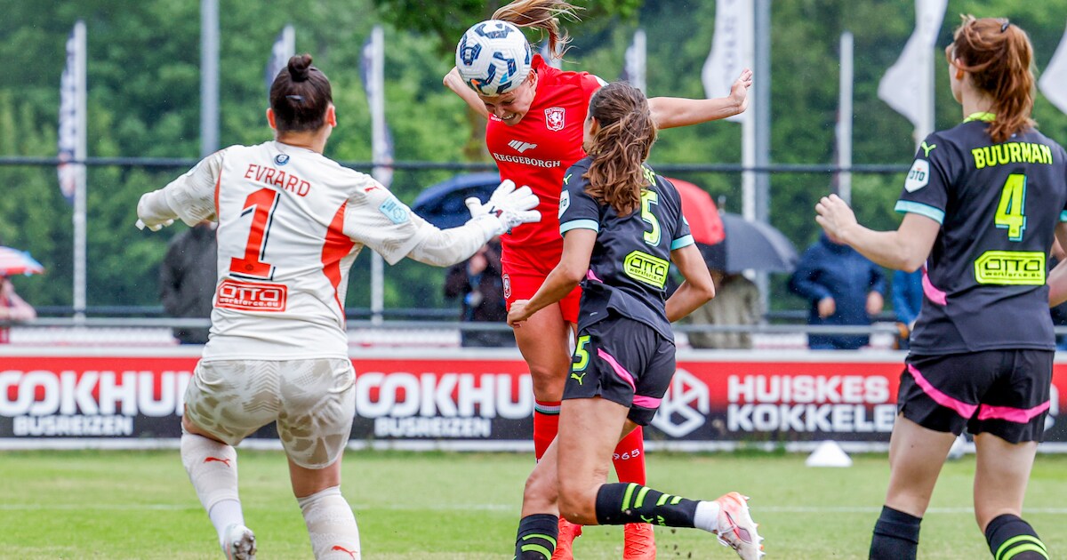 PSV Vrouwen neemt met thriller revanche op FC Twente en pakt Eredivisie Cup: ‘Eindelijk, daar is ...