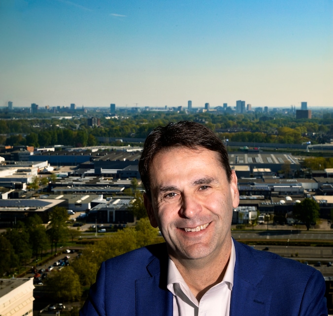 ASML wants to increase potential bonus payouts: CEO Fouquet could earn ...