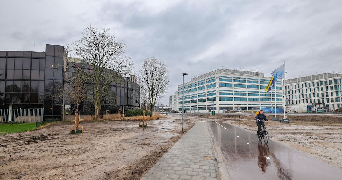 ASML koopt ook zijn grootste buurman uit: Simac verhuist naar ...