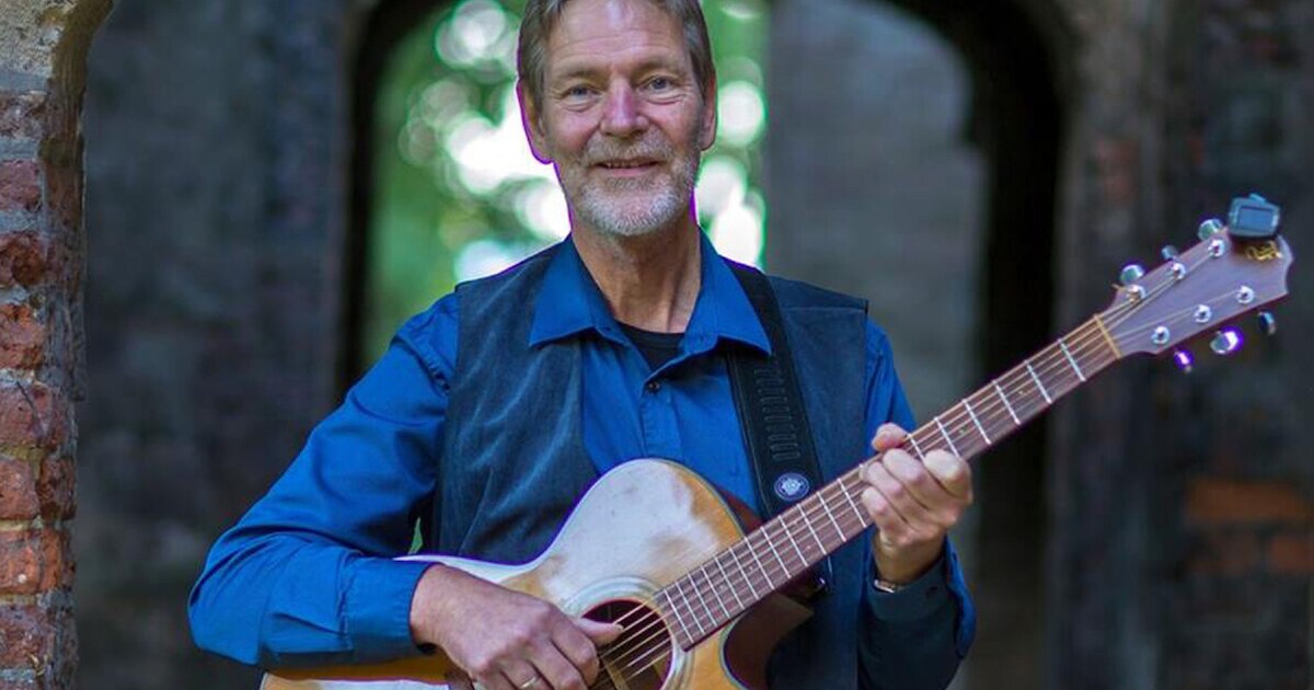 Zanger Hans van Gorp in De Vurherd te Lierop | Asten | ED.nl