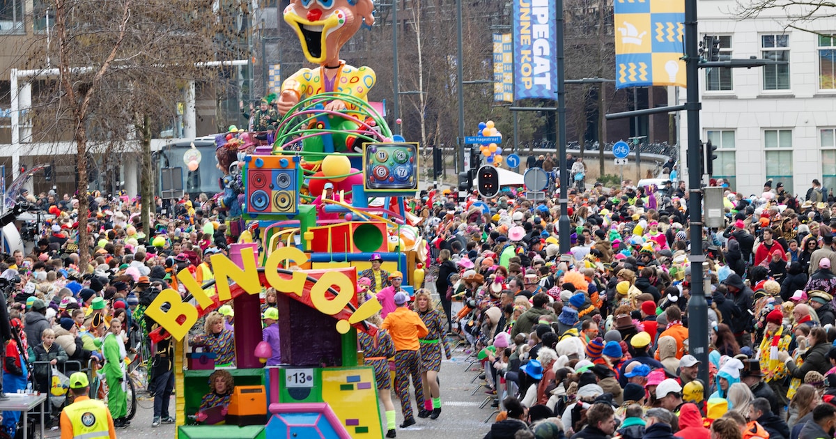 From red peppers to striptease tents: Lampegat parade draws large ...