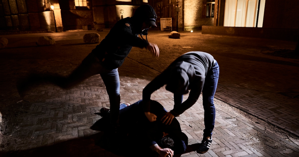 Angstige momenten voor 15-jarige: in elkaar geslagen, onder dwang ...