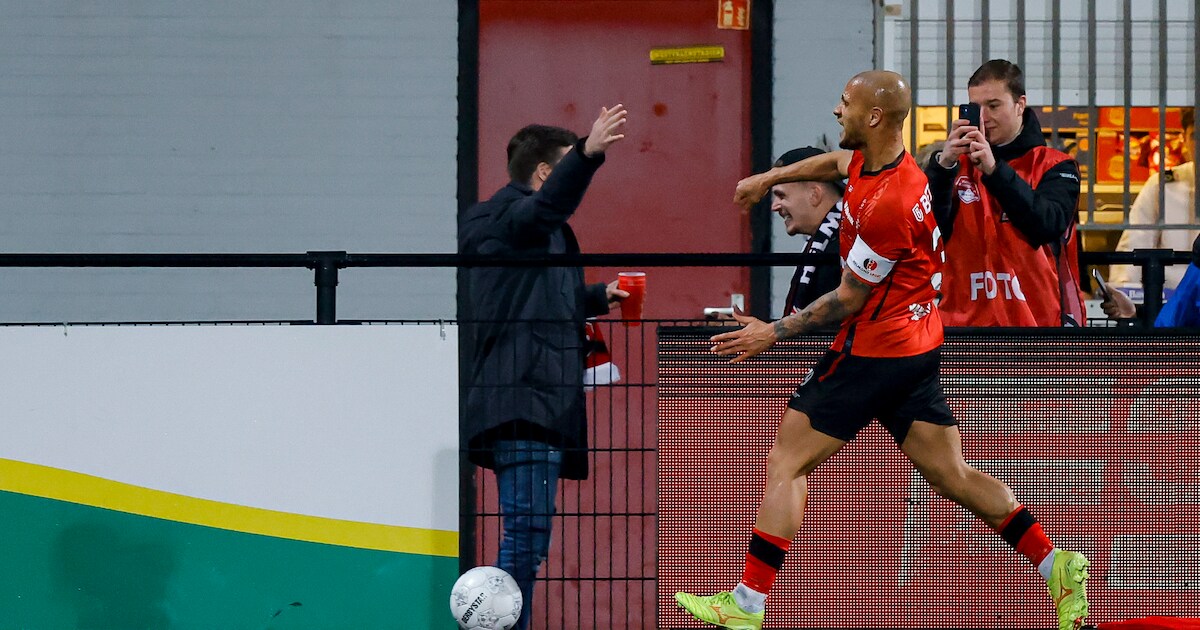 Helmond Sport-matchwinner Van den Hurk baalt na heldenrol: 'Dat neem ik ...
