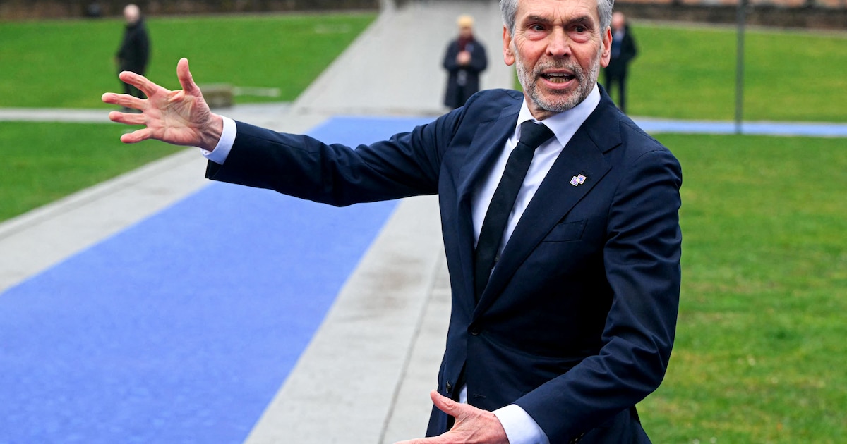 Kijk mee met coronaverhoor Schoof, destijds topambtenaar | Nieuws | ED.nl