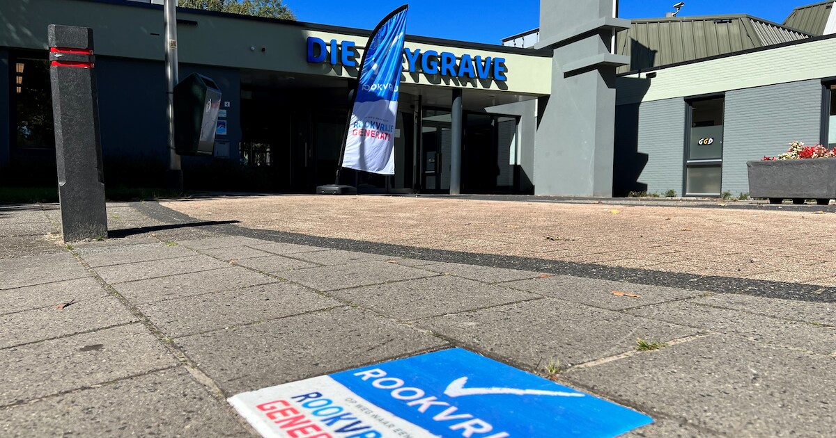 Roken rond sporthallen Heusden in de ban: ‘Handhaven? Dat doen we op ...