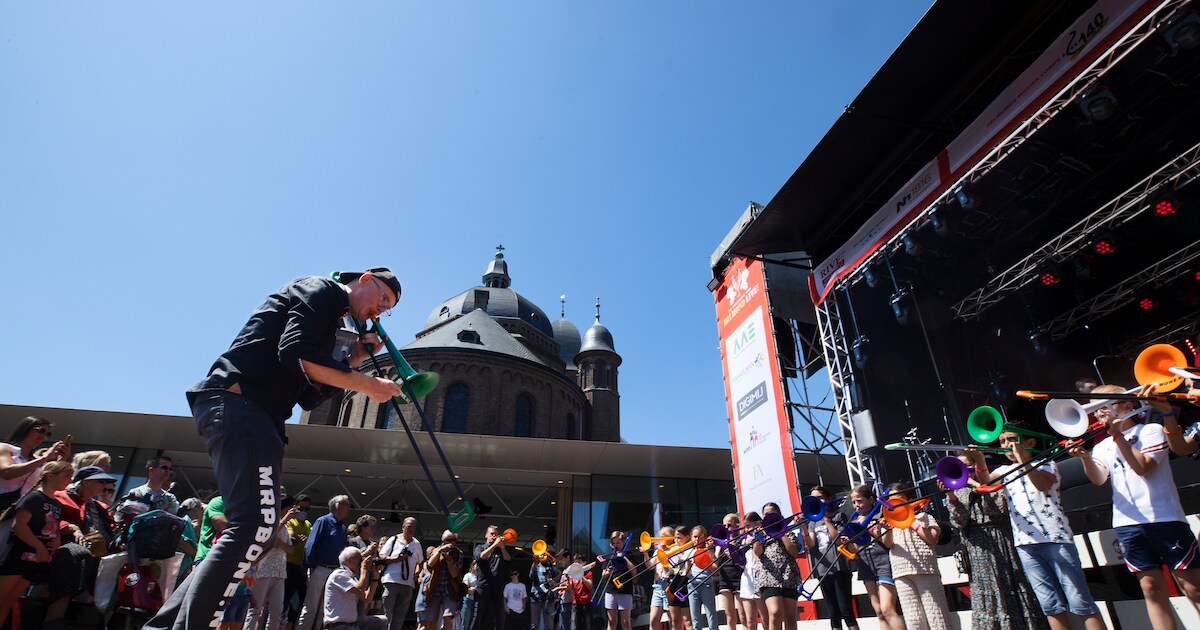 35 jonge trombonisten laten met spetterend optreden zien dat Helmonds ...