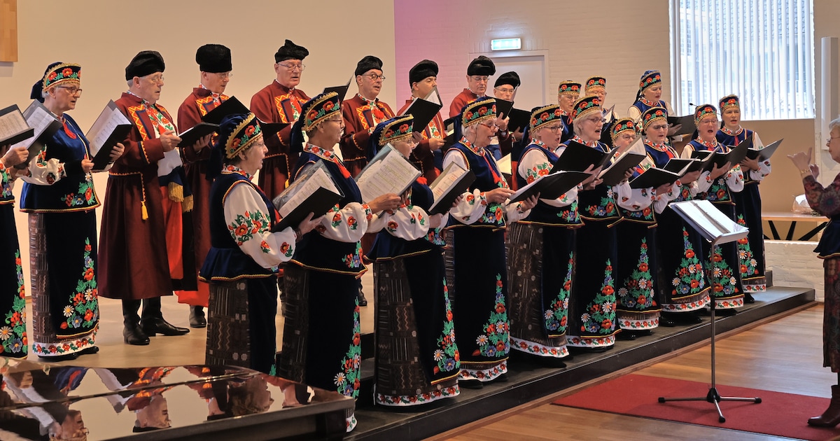 Slavisch Koor zingt tijdens Paaswake in Bakel | Regio | ED.nl