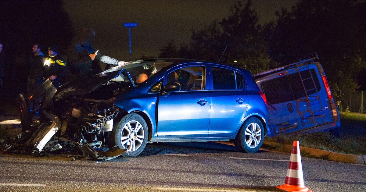 Flinke schade bij botsing in Deurne, bestuurder onder invloed van ...