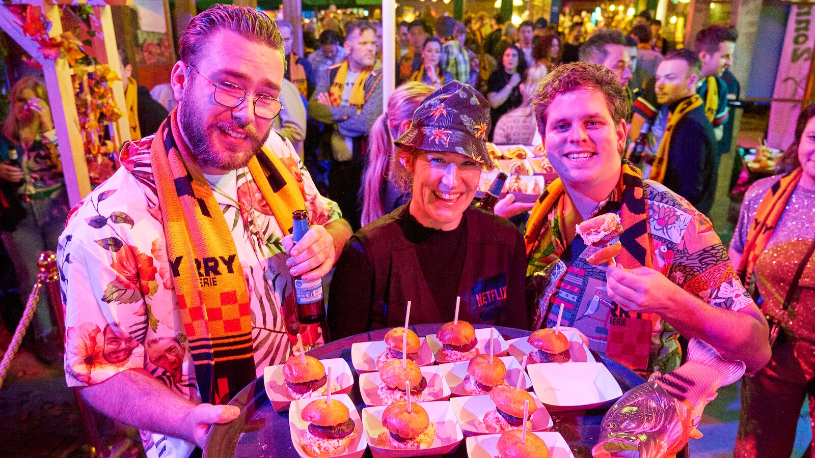 Ferry viert in Veghel de nieuwe Netflix-serie met 1500 van zijn beste ...