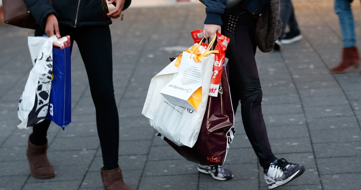 Webwinkelhype nu echt voorbij? Aantal internetaankopen daalt voor het ...