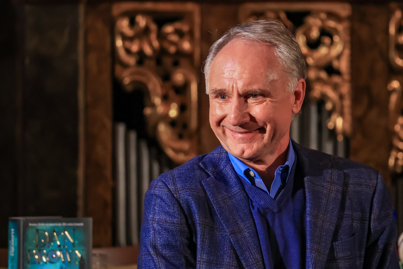 Schrijver Dan Brown verloofd met Nederlandse paardentrainer Judith ...