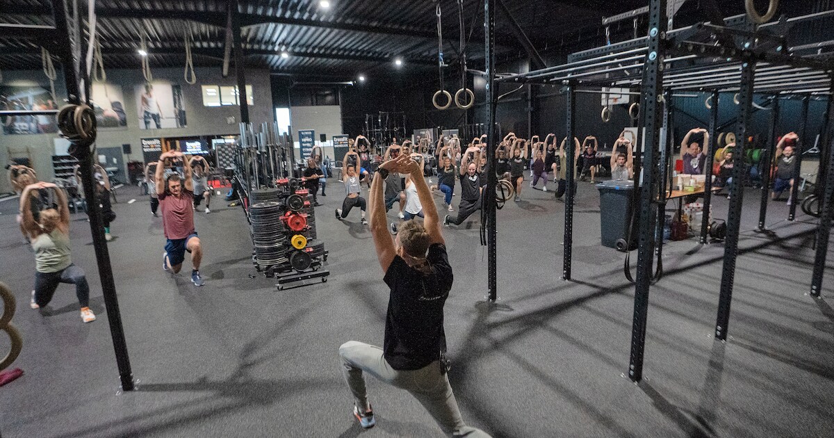 130 crossfitters in een Gemertse workout | De Peel | ED.nl
